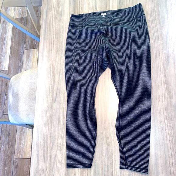 Duluth Trading Co | Bottoms | Duluth Trading Co Black Leggings Stretchy ...
